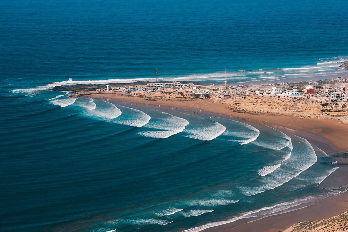 5 Irresistible Reasons to Book Your Surf Vacation - MojaSurf